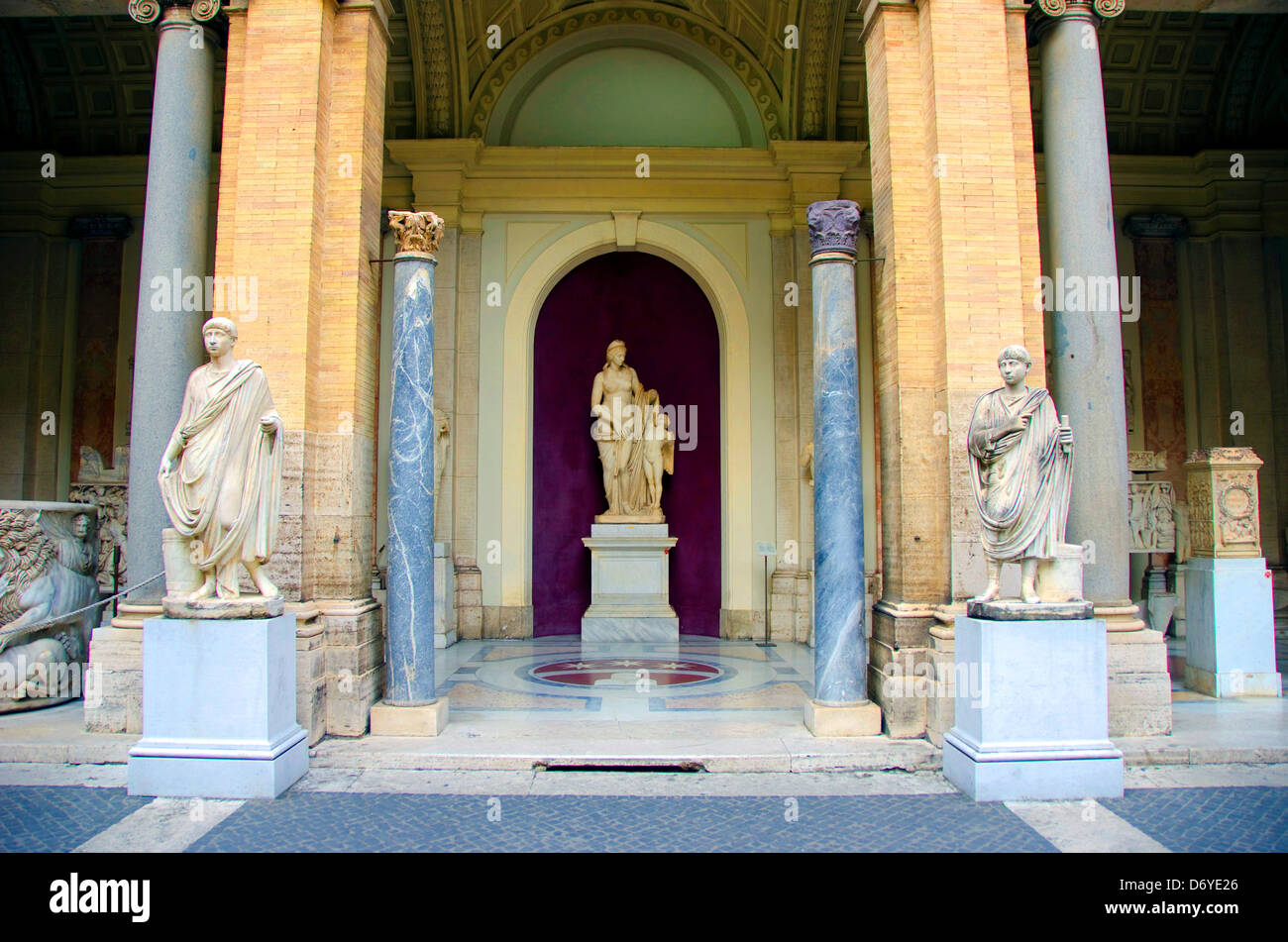 Entrance to the Gallery of the Statues, Vatican Museums, Vatican City ...