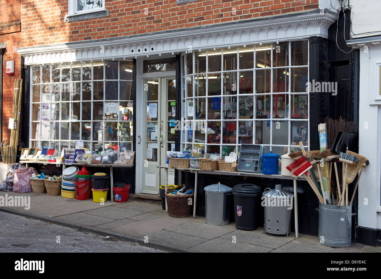 Ironmongers uk hi-res stock photography and images - Alamy
