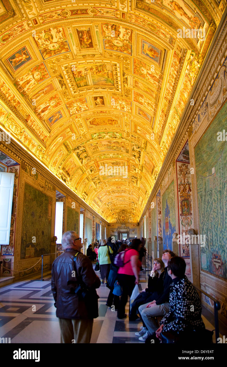 Religious maps hi-res stock photography and images - Alamy