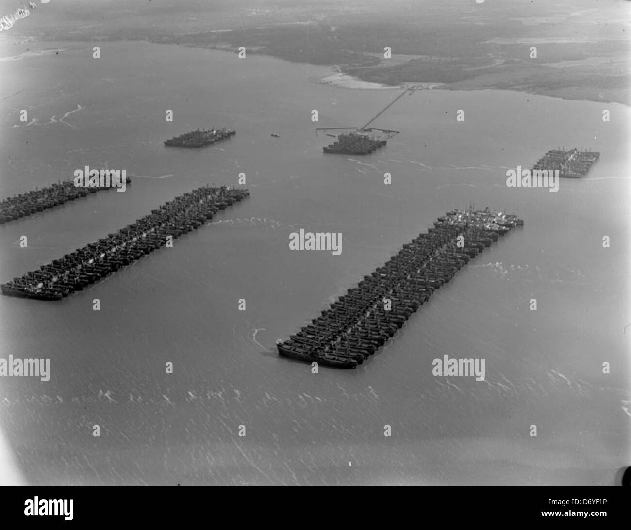 Mothball fleet hi-res stock photography and images - Alamy