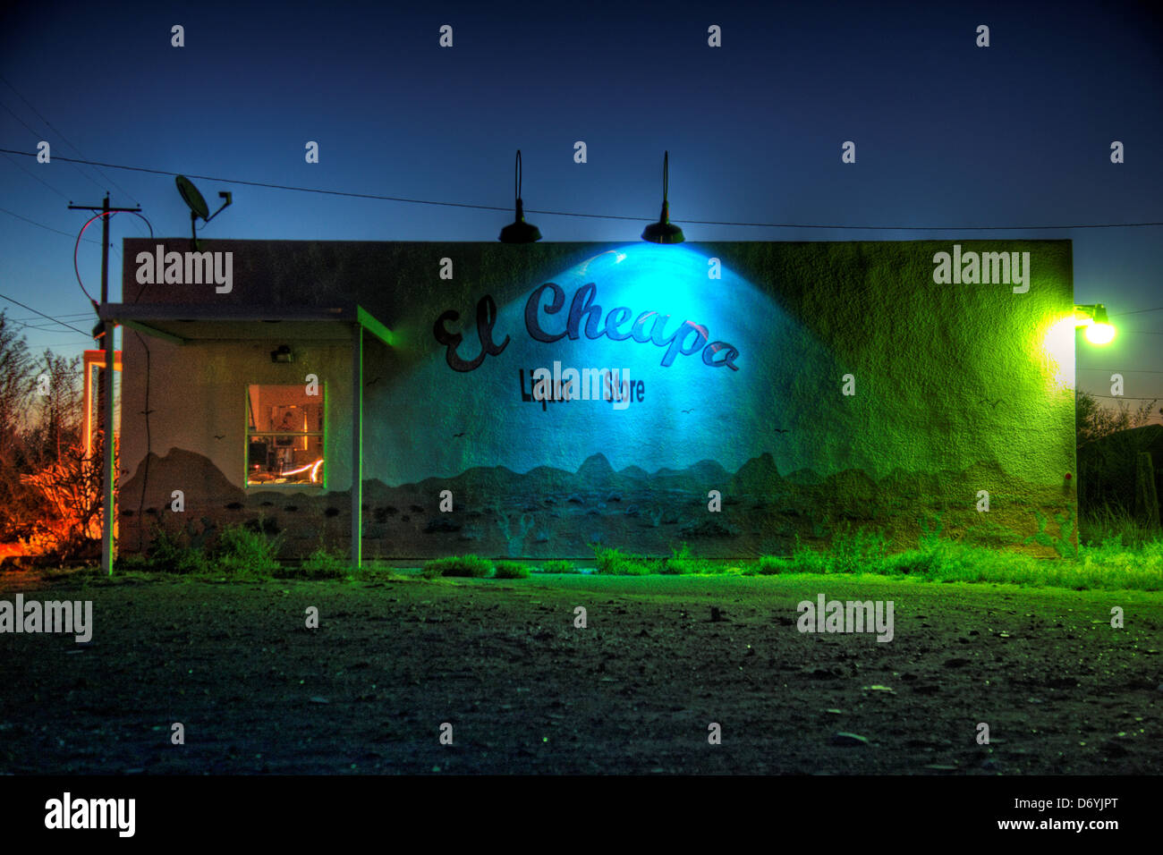 El Cheapo liquor store at night, Marfa, Texas, USA Stock Photo - Alamy