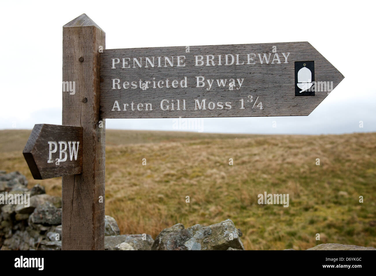 Pennine Bridleway signpost to Arten GIll Moss Stock Photo - Alamy