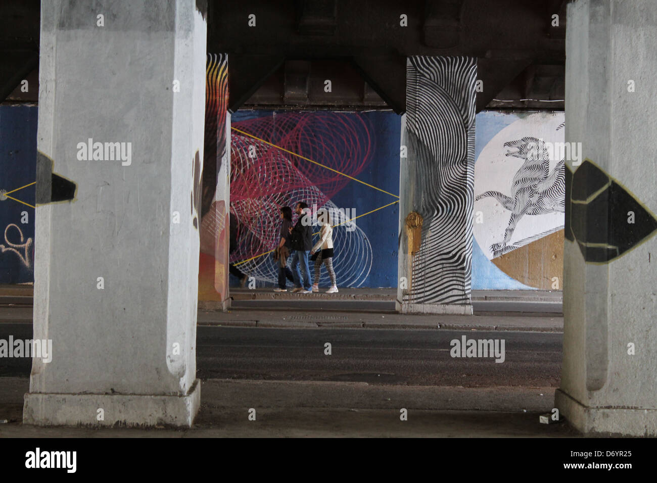 Under bridge street art hi-res stock photography and images - Alamy