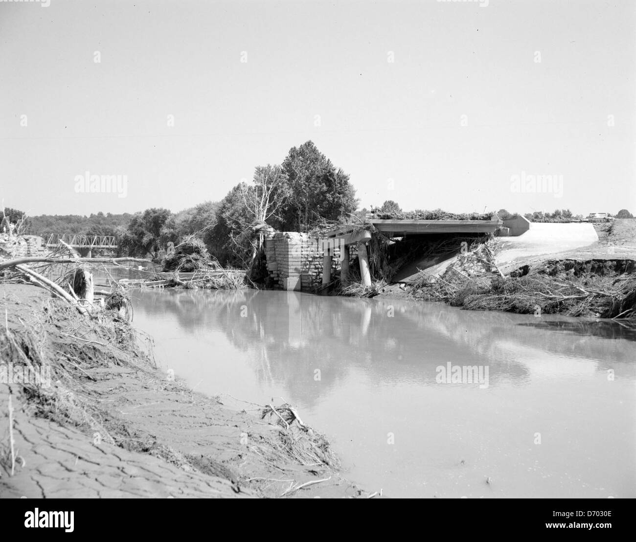 Washed out bridge Black and White Stock Photos & Images - Alamy