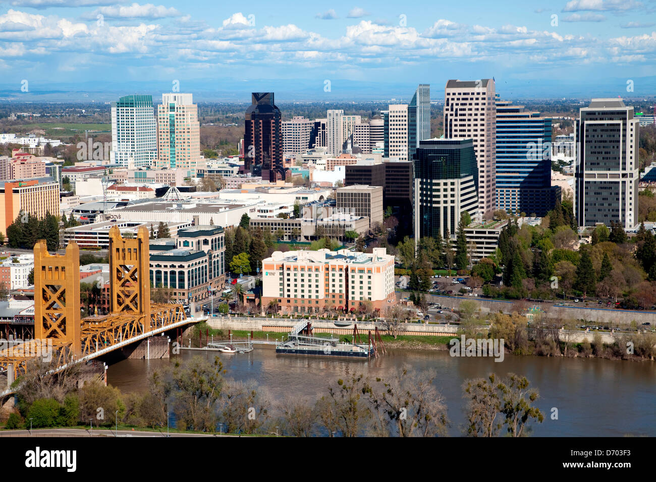 Aerial river tower bridge sacramento hi-res stock photography and ...
