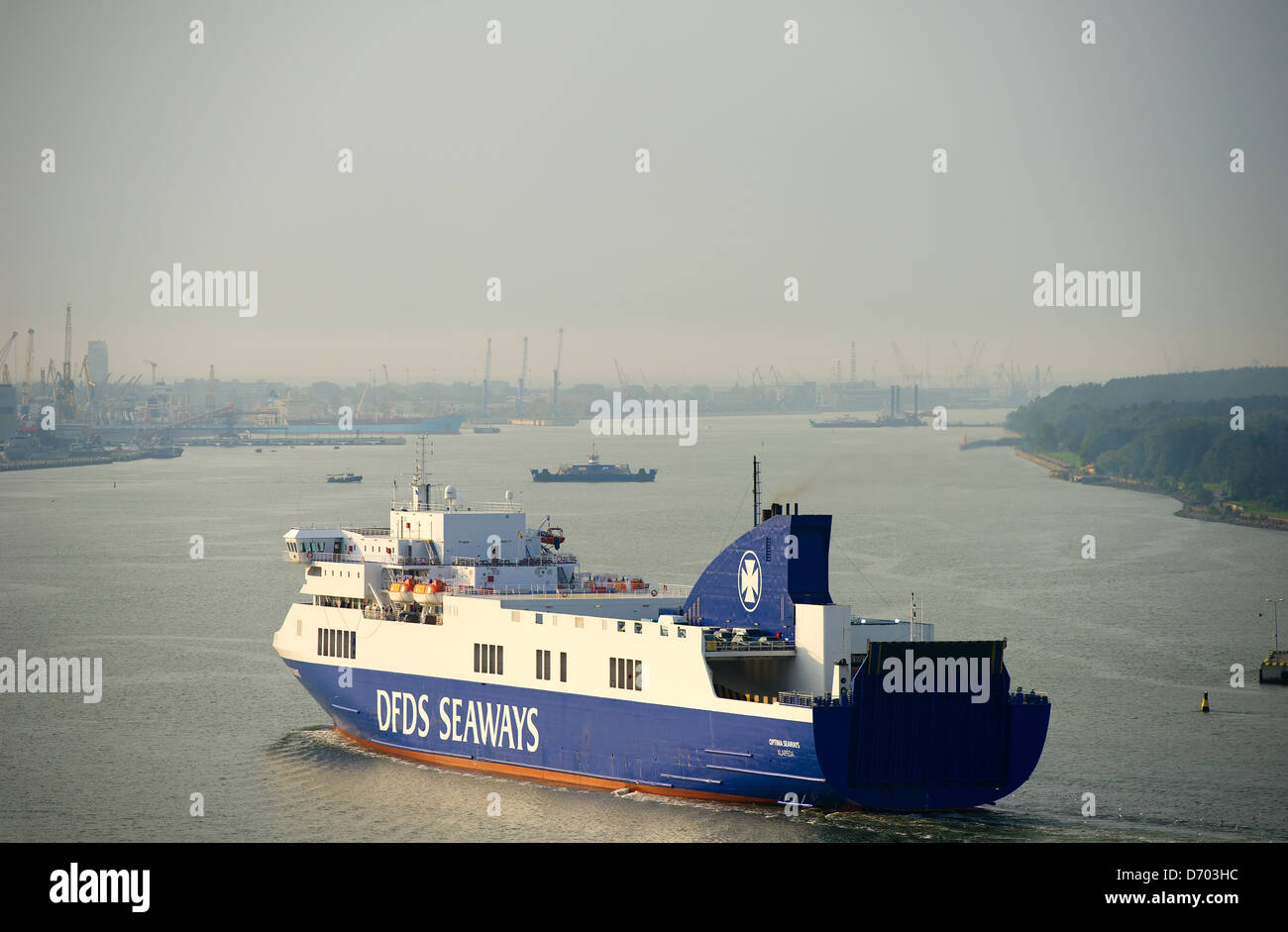 Dfds seaways hi-res stock photography and images - Alamy