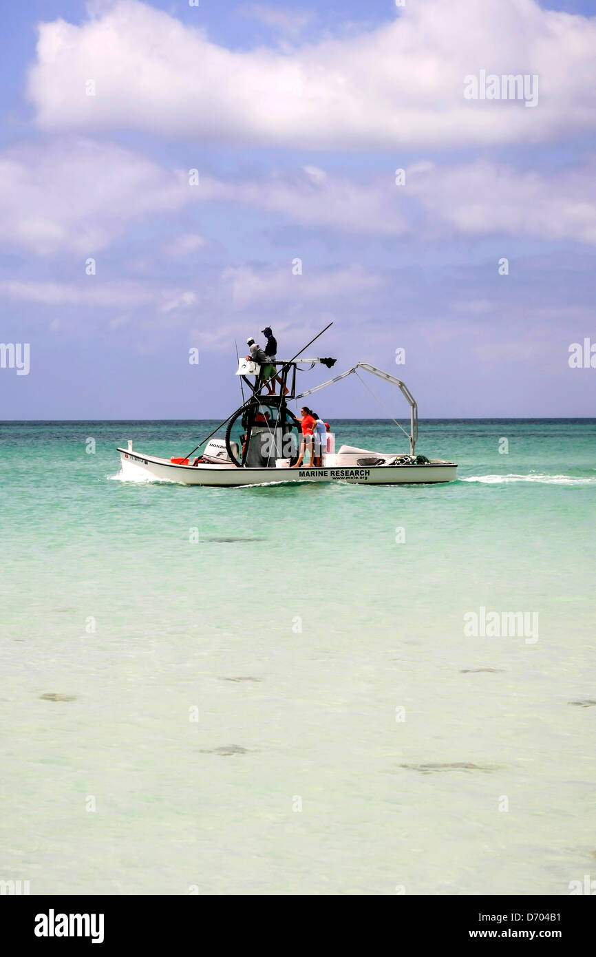 Data quality vessel hi-res stock photography and images - Alamy