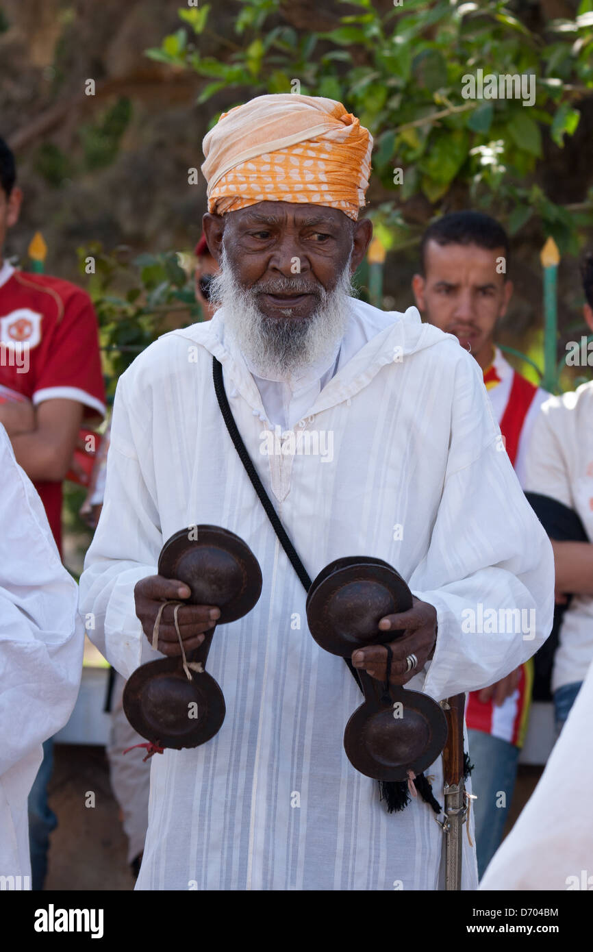 African traditional music hi-res stock photography and images - Alamy