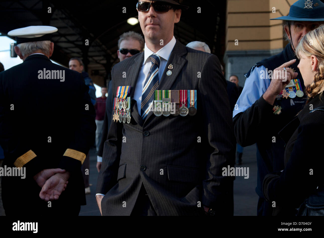 Anzac soldiers melbourne australia hi-res stock photography and images ...