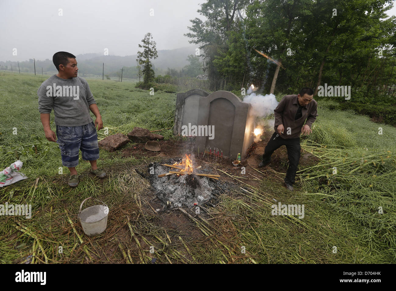 Longmen village hi-res stock photography and images - Alamy