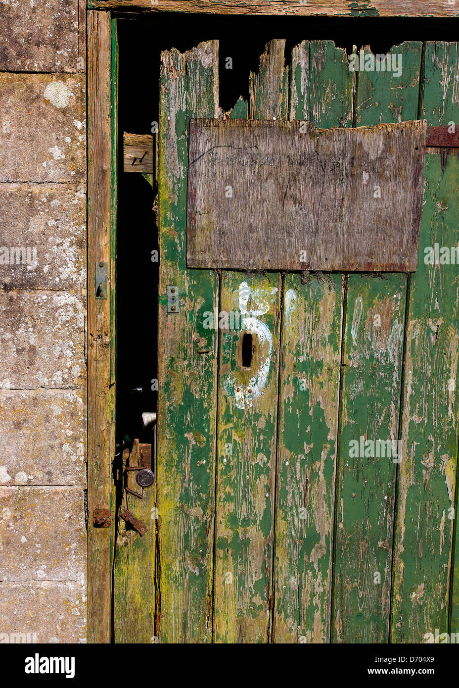 Rotten shed hi-res stock photography and images - Alamy