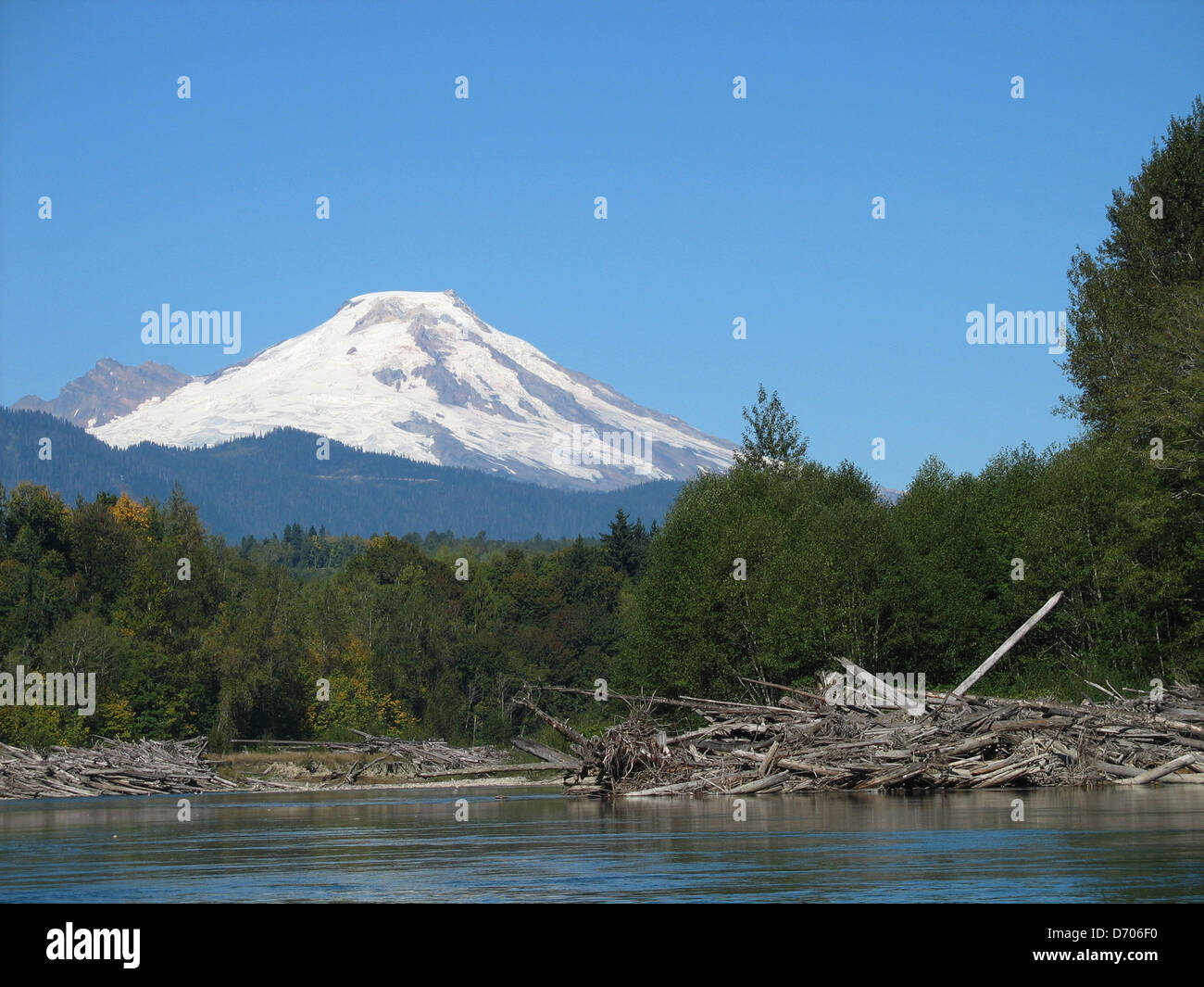 Mount Baker, located in Washington State, is an active stratovolcano in ...