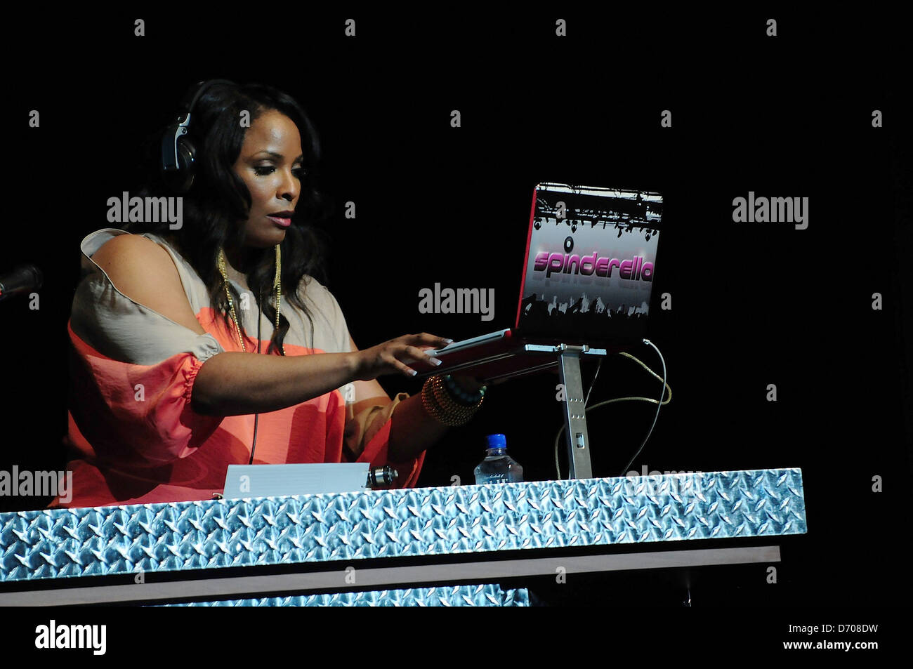 Dee Dee Roper, aka Spinderella, The Shaquille O'Neal All-Star Comedy ...