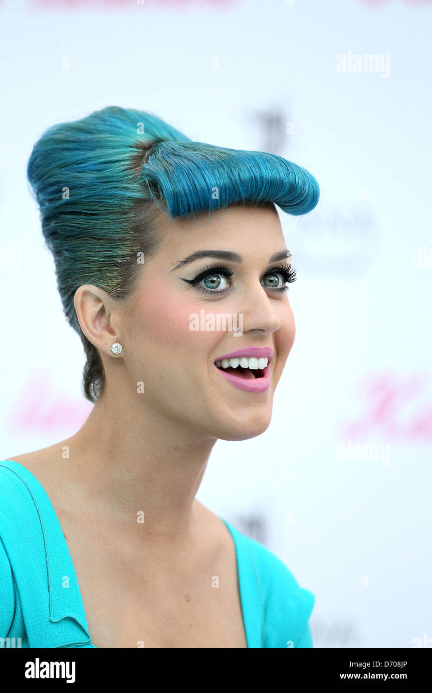Katy Perry at The Americana in Glendale to launch her custom brand of ...
