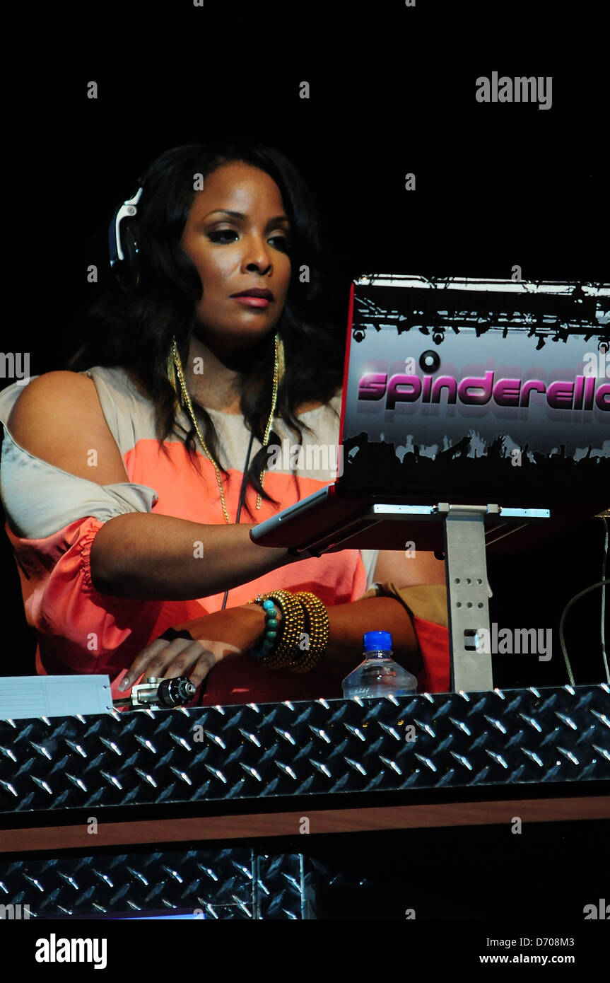 Dee Dee Roper, aka Spinderella, The Shaquille O'Neal All-Star Comedy ...