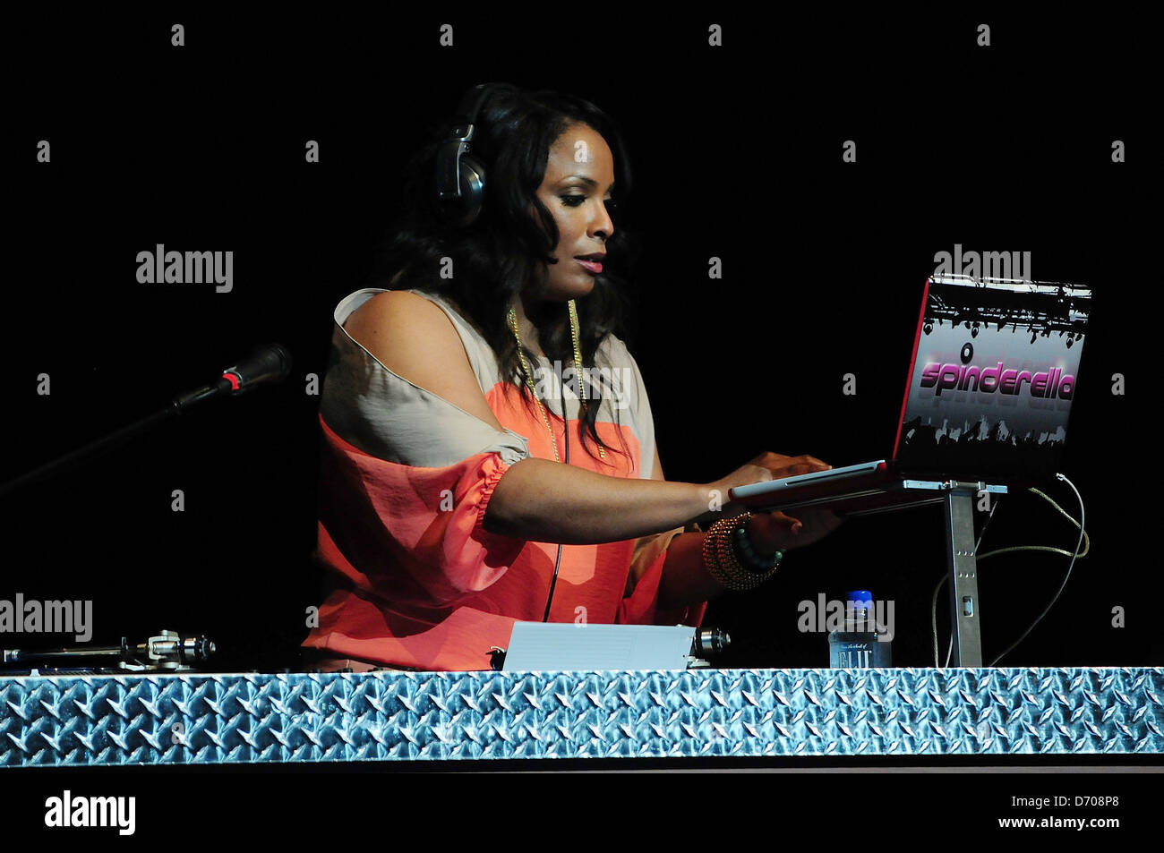 Dee Dee Roper, aka Spinderella, The Shaquille O'Neal All-Star Comedy ...