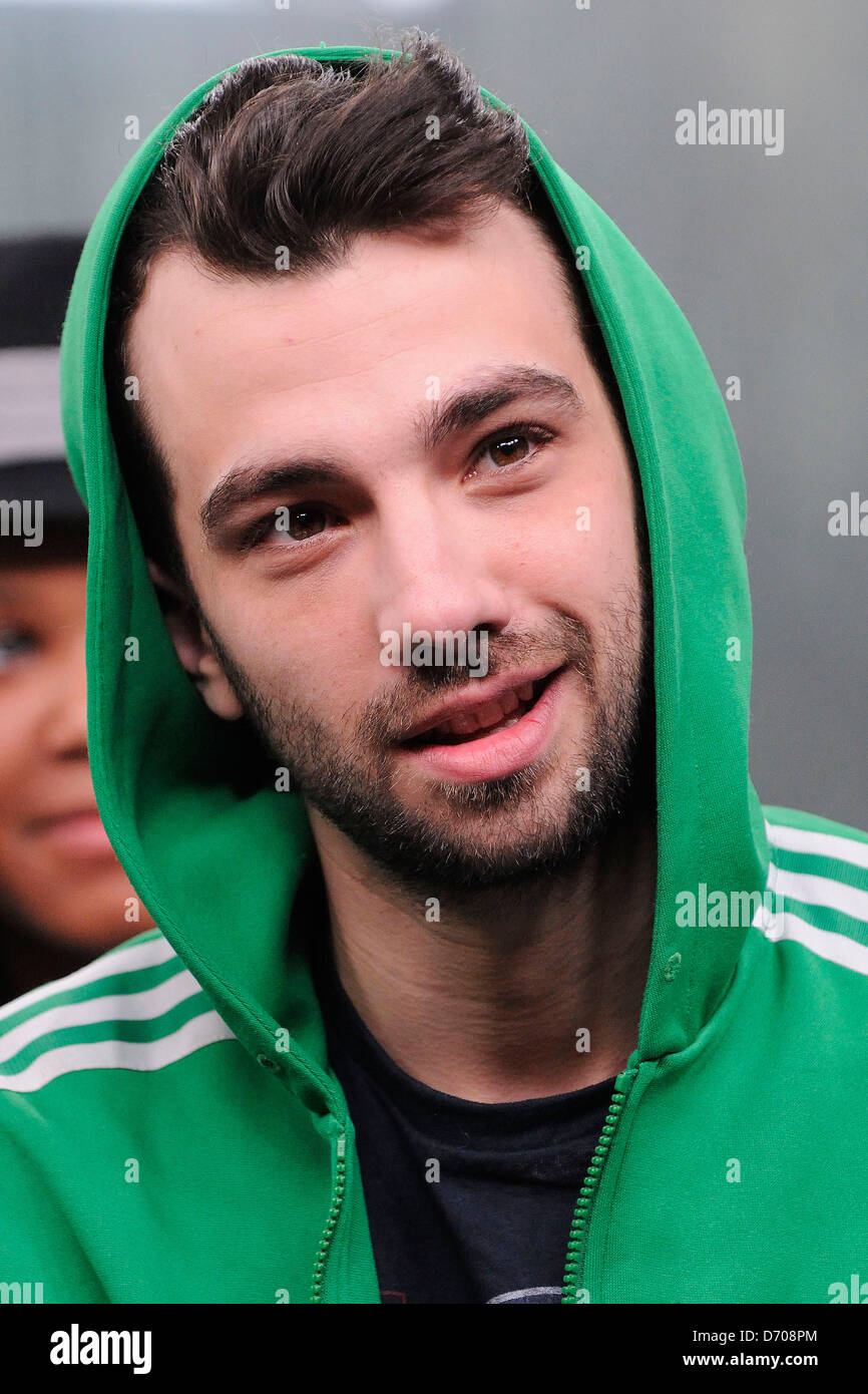 Jay Baruchel Et Alison Pilule