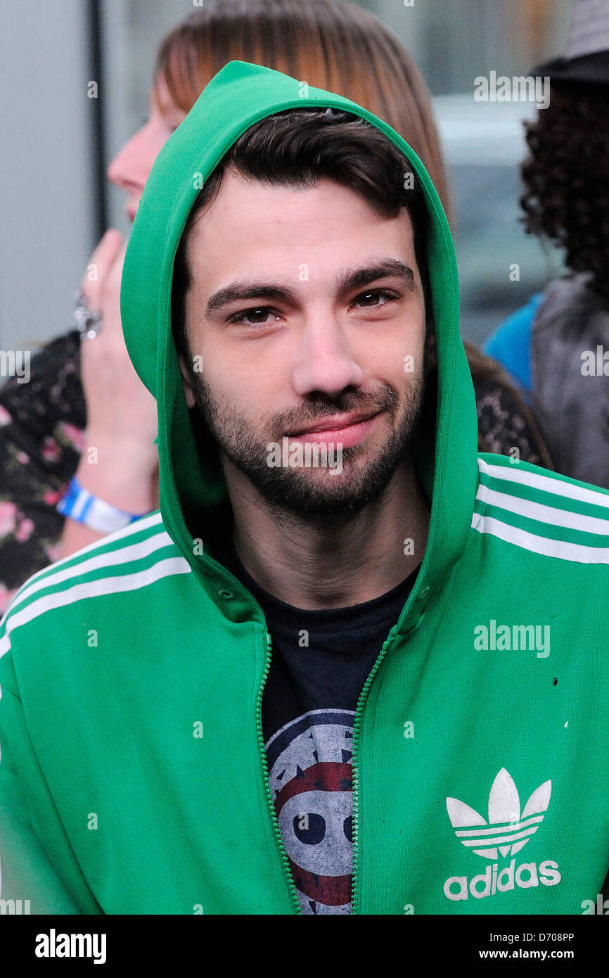 Jay Baruchel Et Alison Pilule
