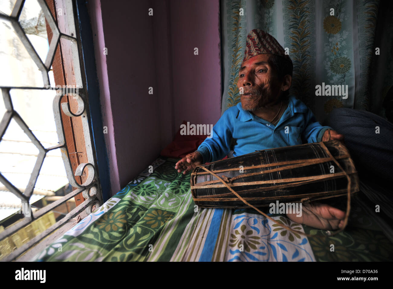 SEVENTY-TWO YEAR-OLD SET TO BECOME 'SMALLEST MAN IN HISTORY' A Nepali ...