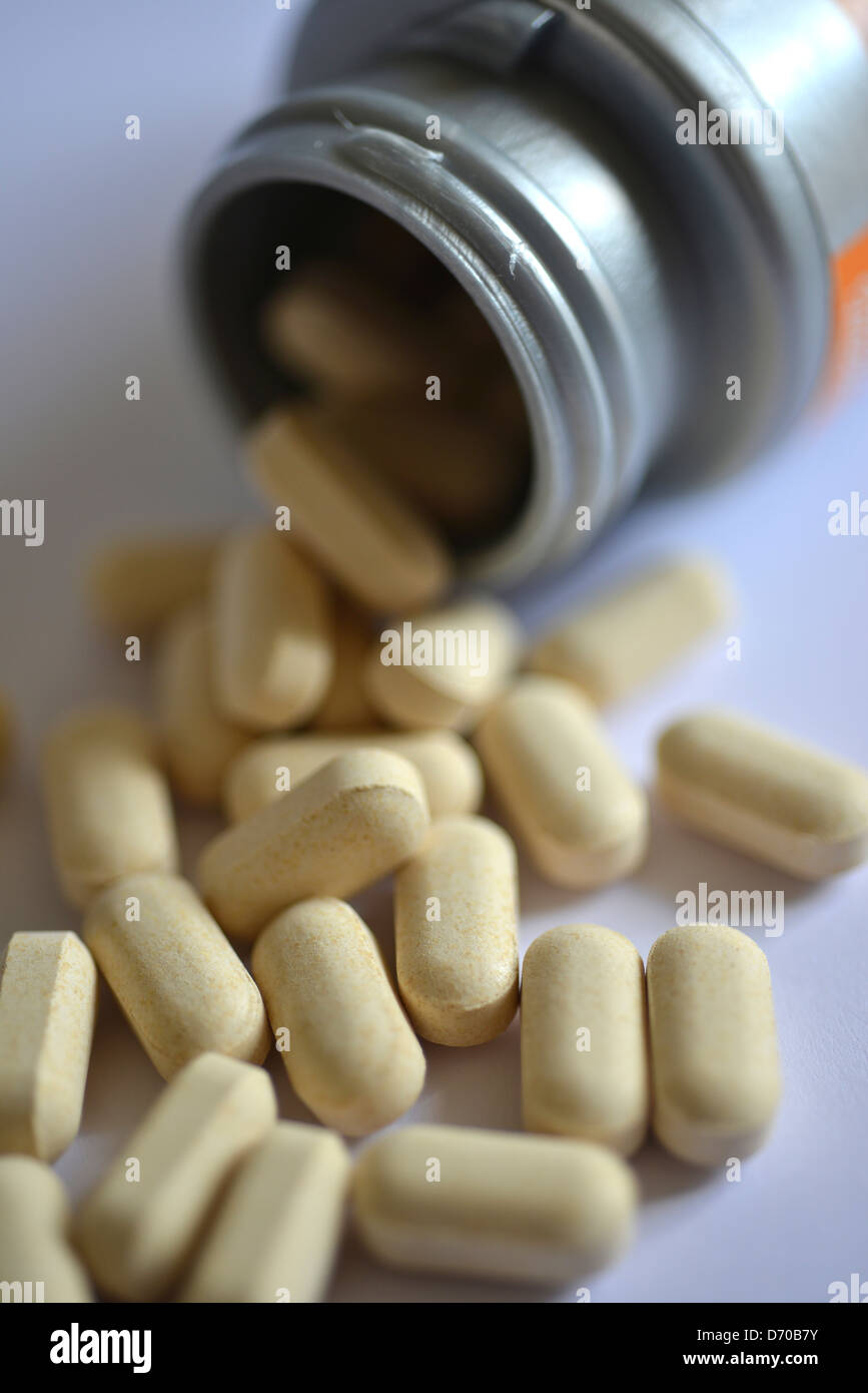 Zinc tablets hi-res stock photography and images - Alamy