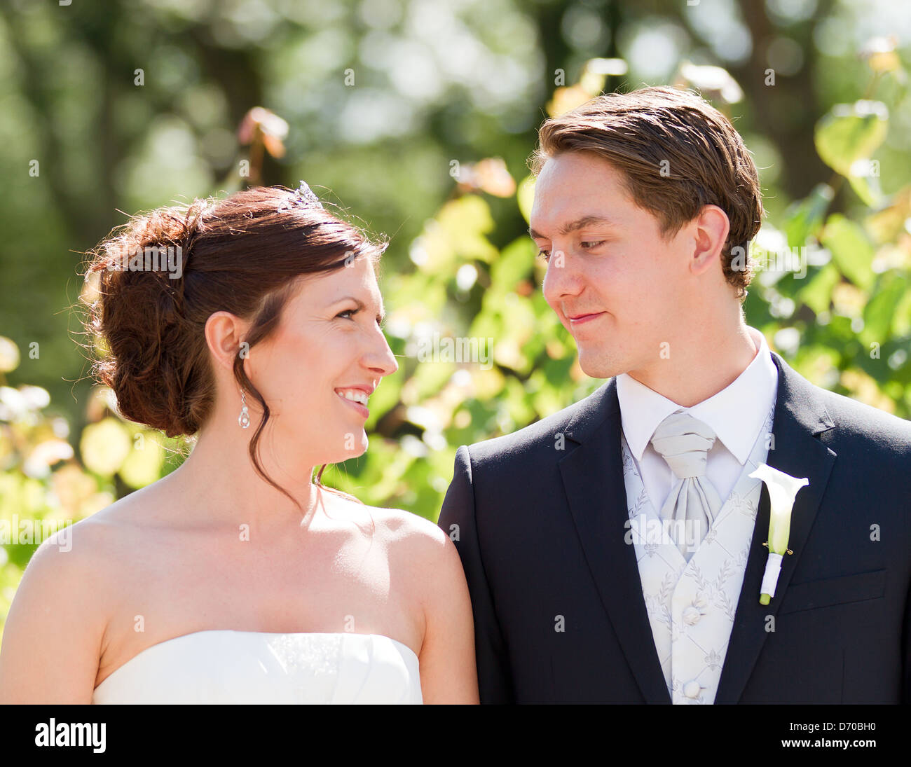 Bride and groom looking at each other on wedding ceremony Stock Photo ...