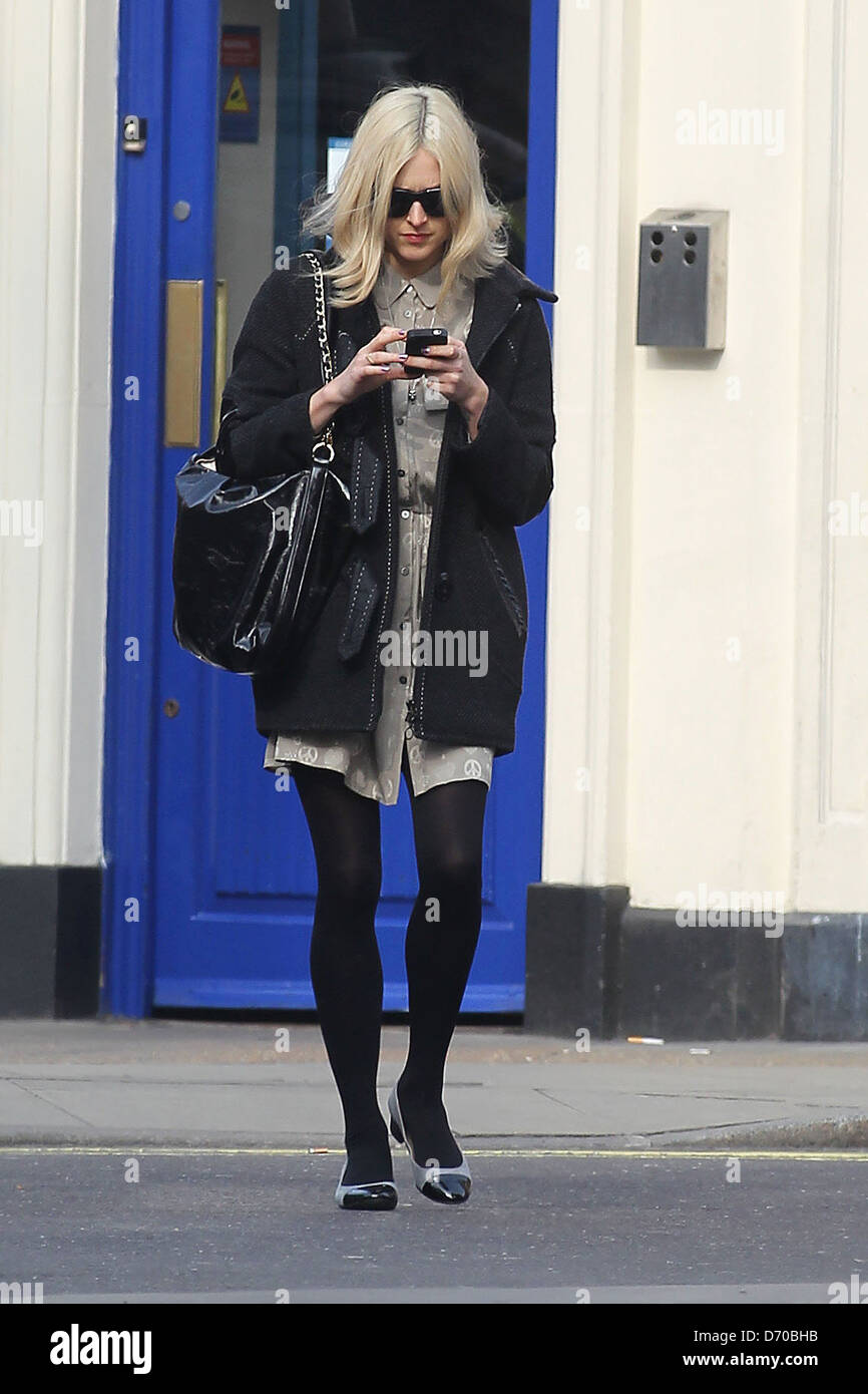 Fearne cotton walking in central london london hi-res stock photography ...