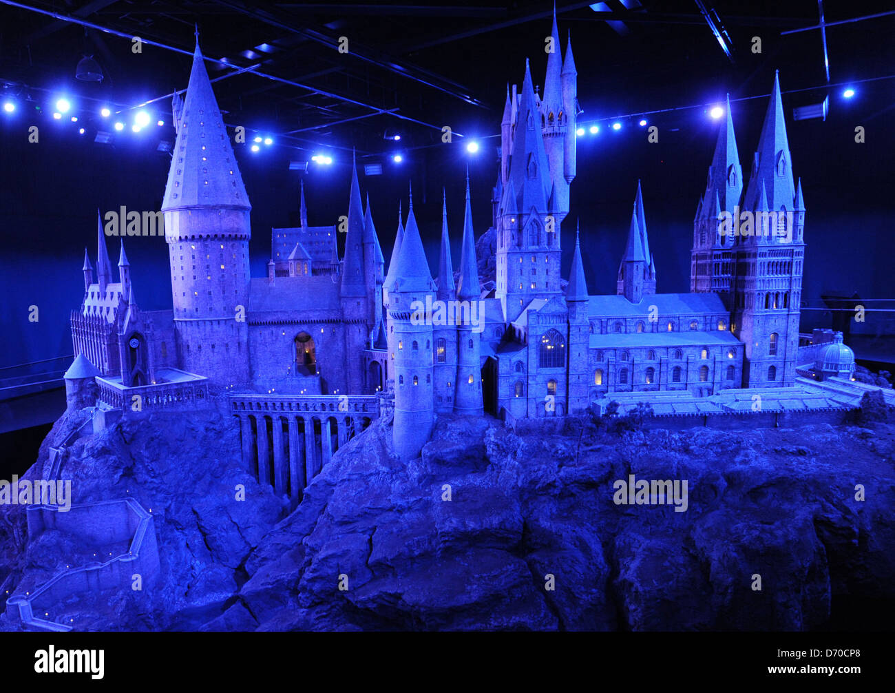 The Making of Harry Potter - Hogwarts Castle scale model media viewing ...