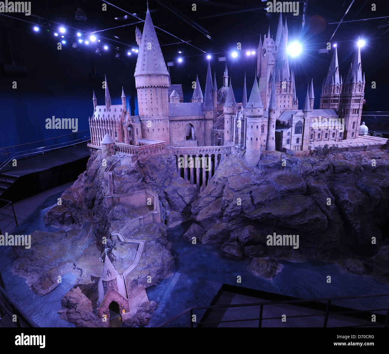 The Making of Harry Potter - Hogwarts Castle scale model media viewing ...