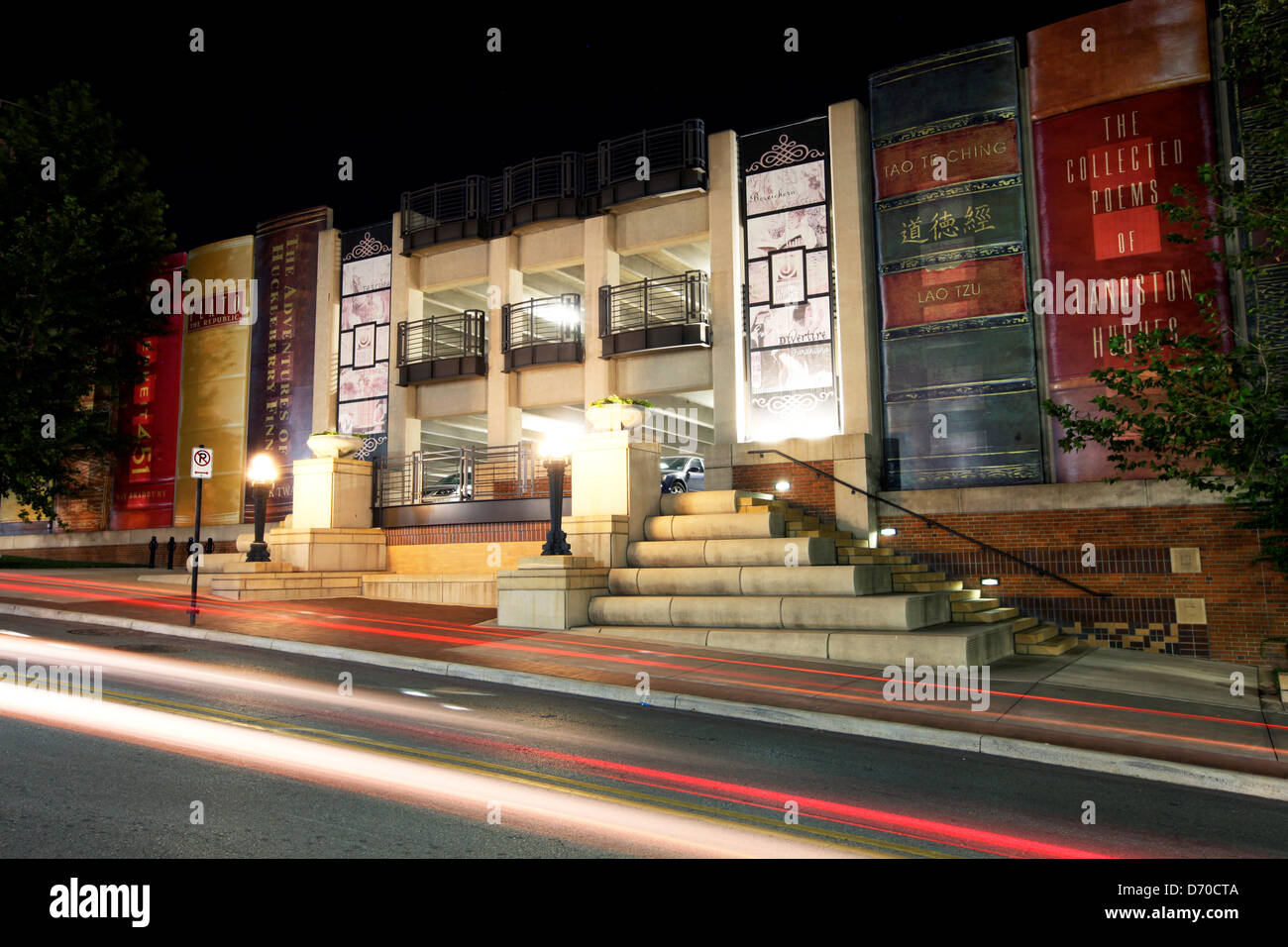 USA, Missouri, Kansas City, Giant book covers at Downtown Library ...
