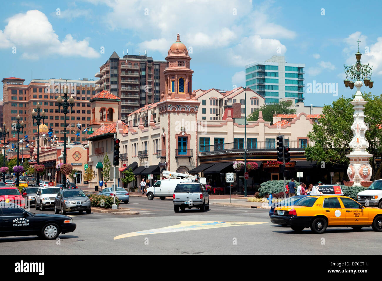Kansas city country club district hi-res stock photography and images ...