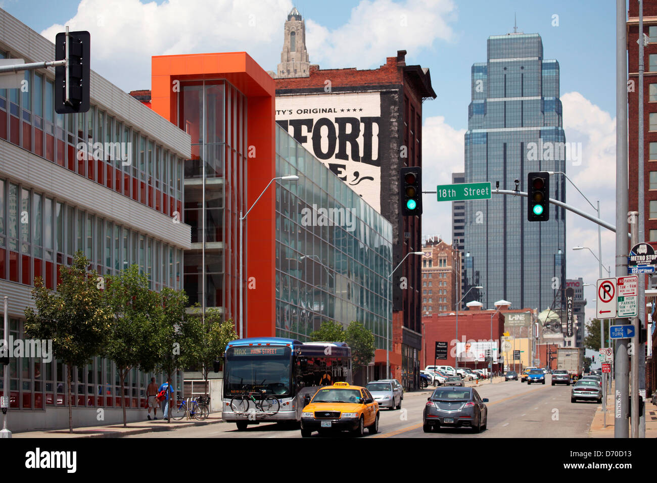 USA, Missouri, Kansas City, Main Street in Crossroads District Stock ...
