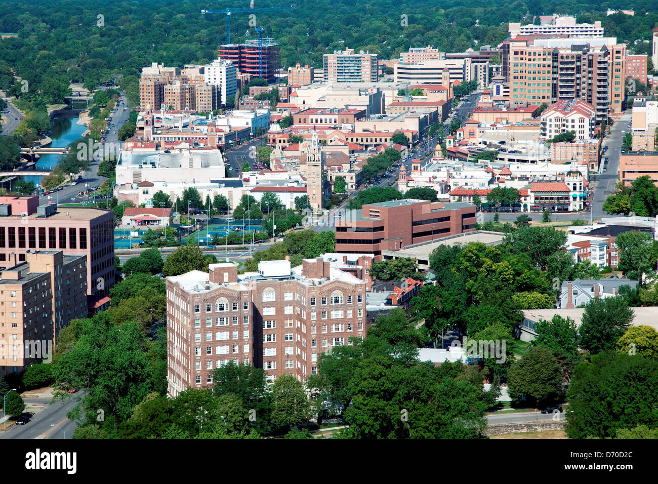 Country club plaza hi-res stock photography and images - Alamy