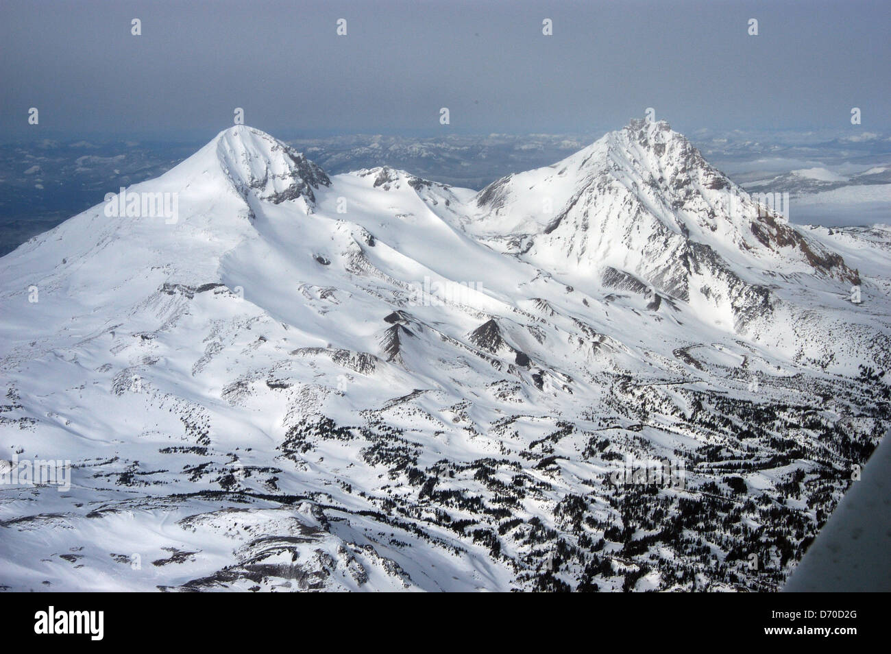 Cascade range aerial oregon hi-res stock photography and images - Alamy