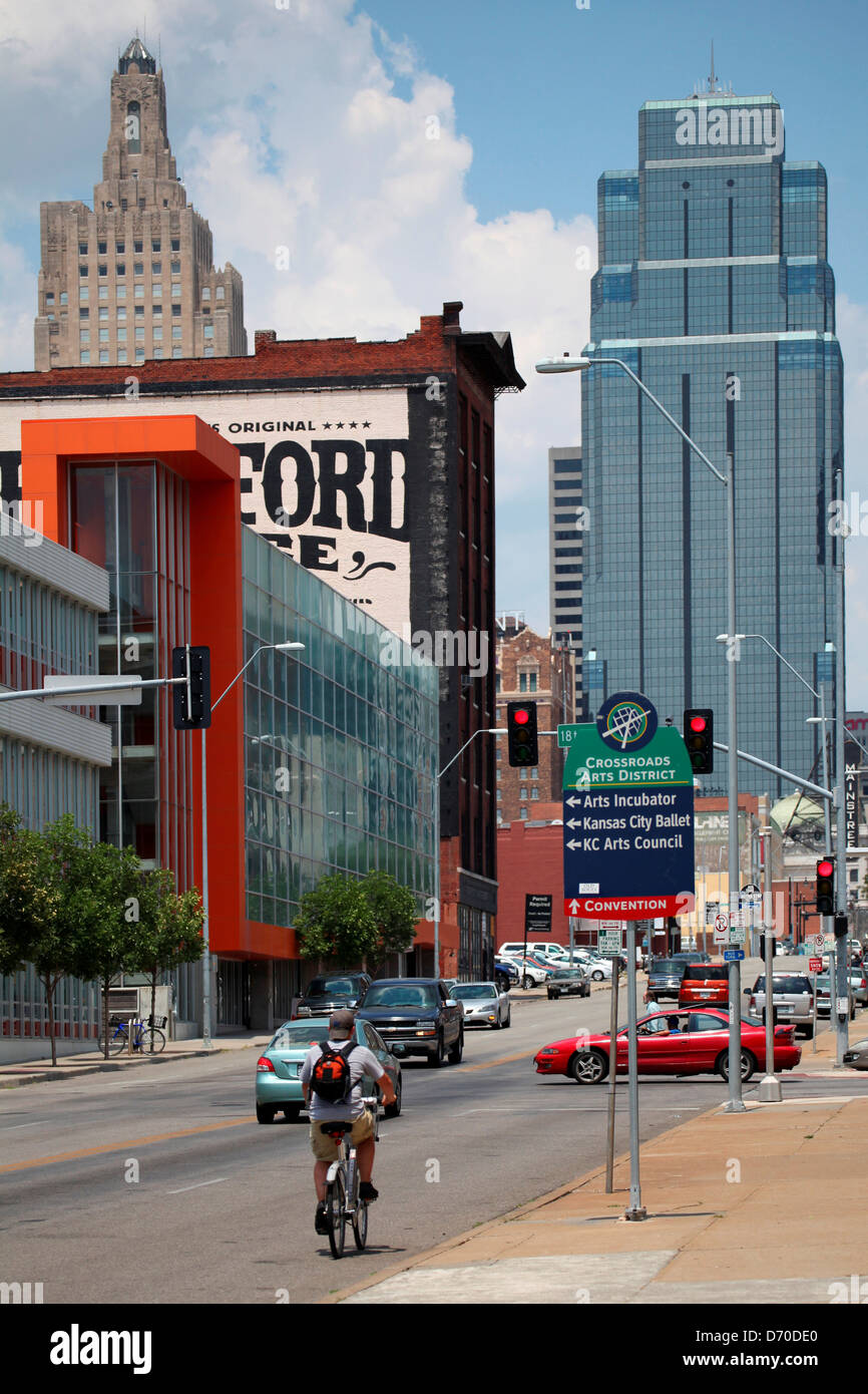 USA, Missouri, Kansas City, Main Street in Crossroads District Stock ...
