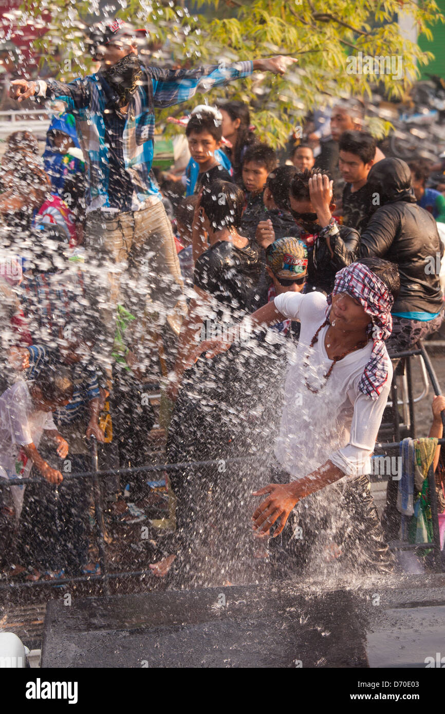 Thingyan hi-res stock photography and images - Alamy