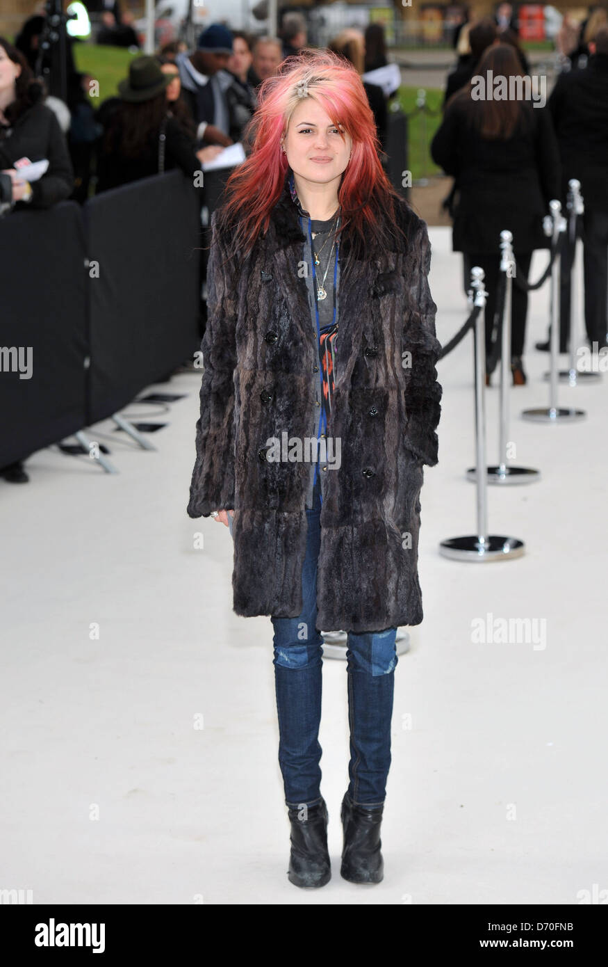 Alison mosshart london fashion week hi-res stock photography and images ...