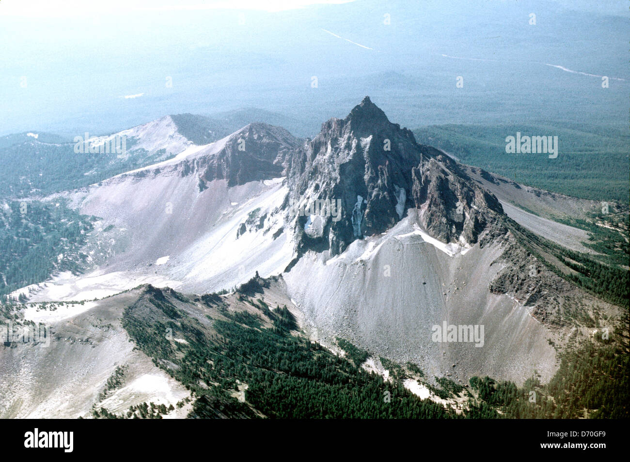 Mountain thielsen hi-res stock photography and images - Alamy