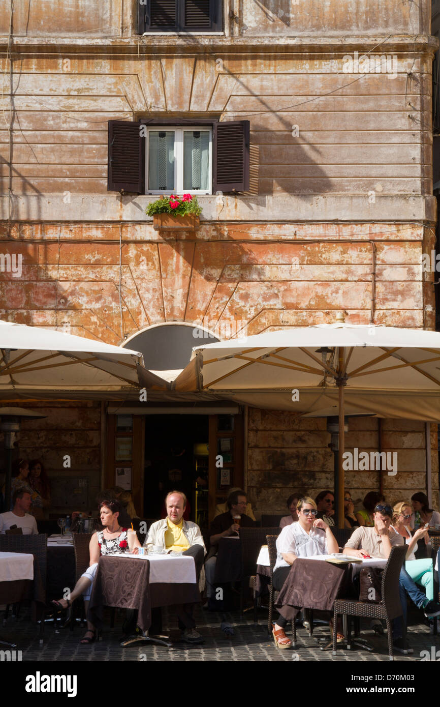 Rome Italy Bar restaurant people outside Stock Photo - Alamy