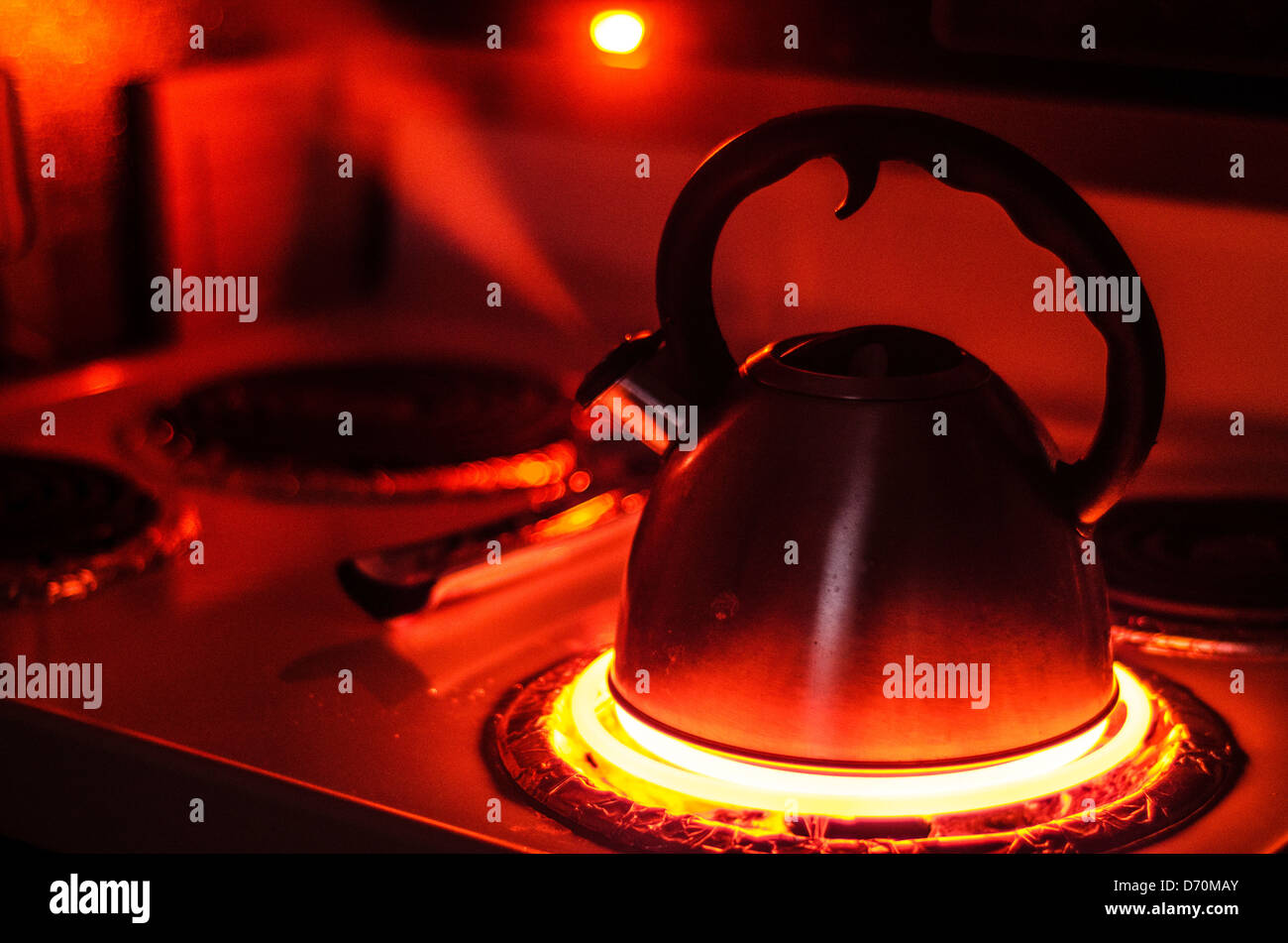 Boiling teapot hi-res stock photography and images - Alamy