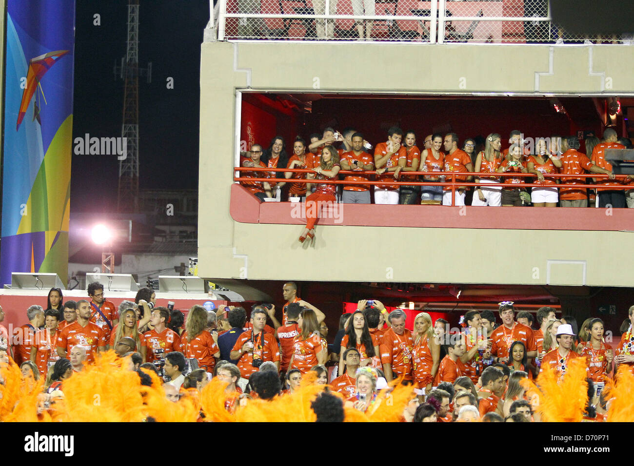 Jennifer Lopez and Casper Smart watch Rio de Janeiro's iconic Carnival ...