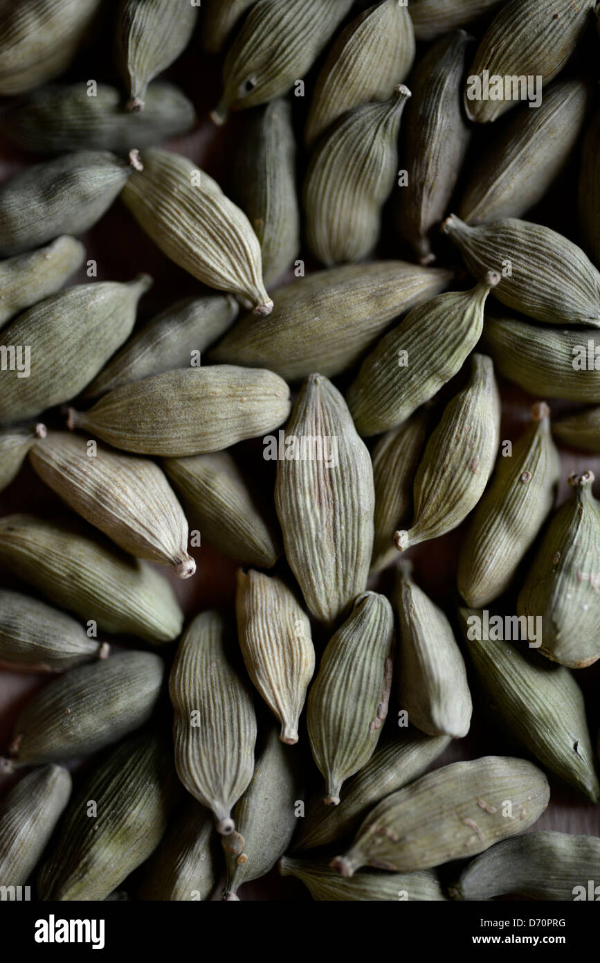 Dried cardamom pods hi-res stock photography and images - Alamy