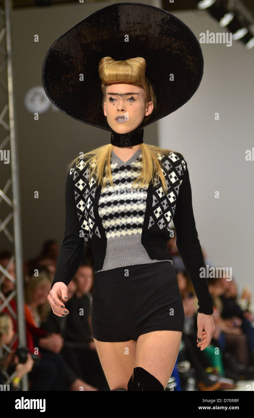 Model London Fashion Week - Autumn/Winter 2012 - Pam Hogg - Catwalk ...
