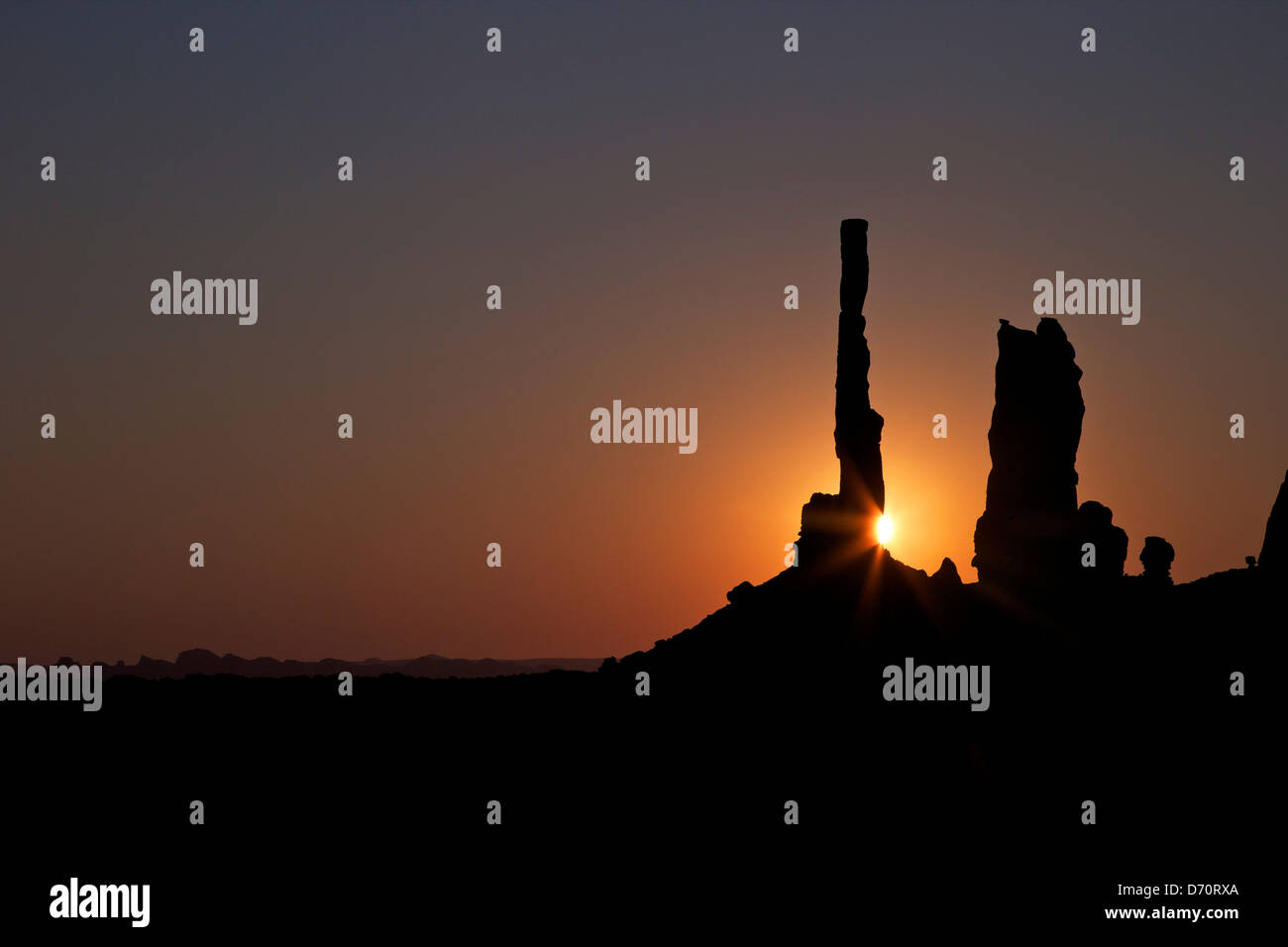 Totem pole sunset monument valley hi-res stock photography and images ...