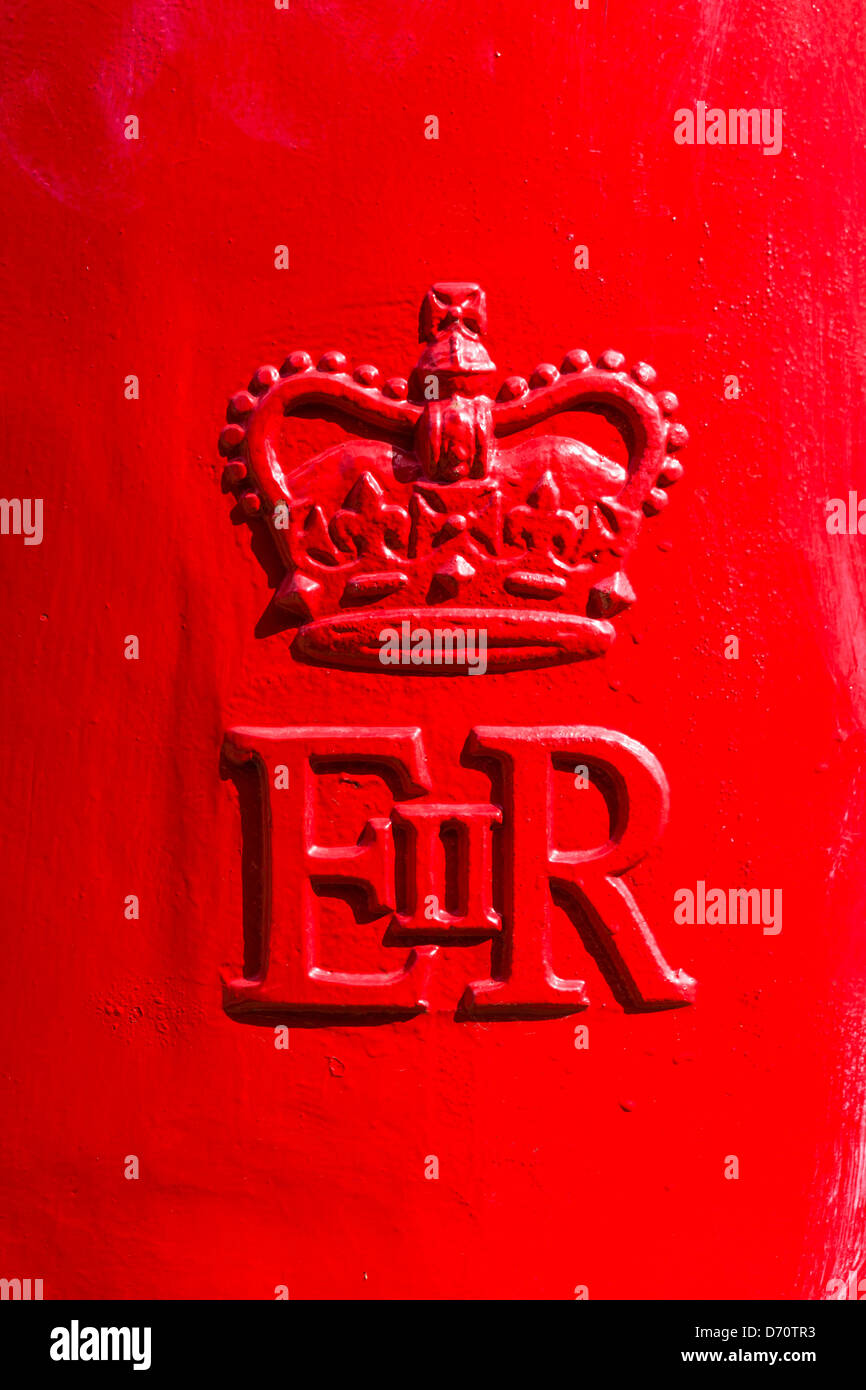 Royal mail crown hi-res stock photography and images - Alamy