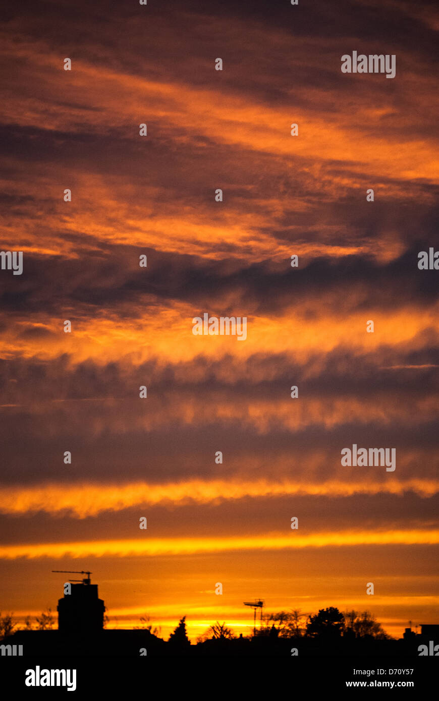 Uk weather red sky night hi-res stock photography and images - Alamy