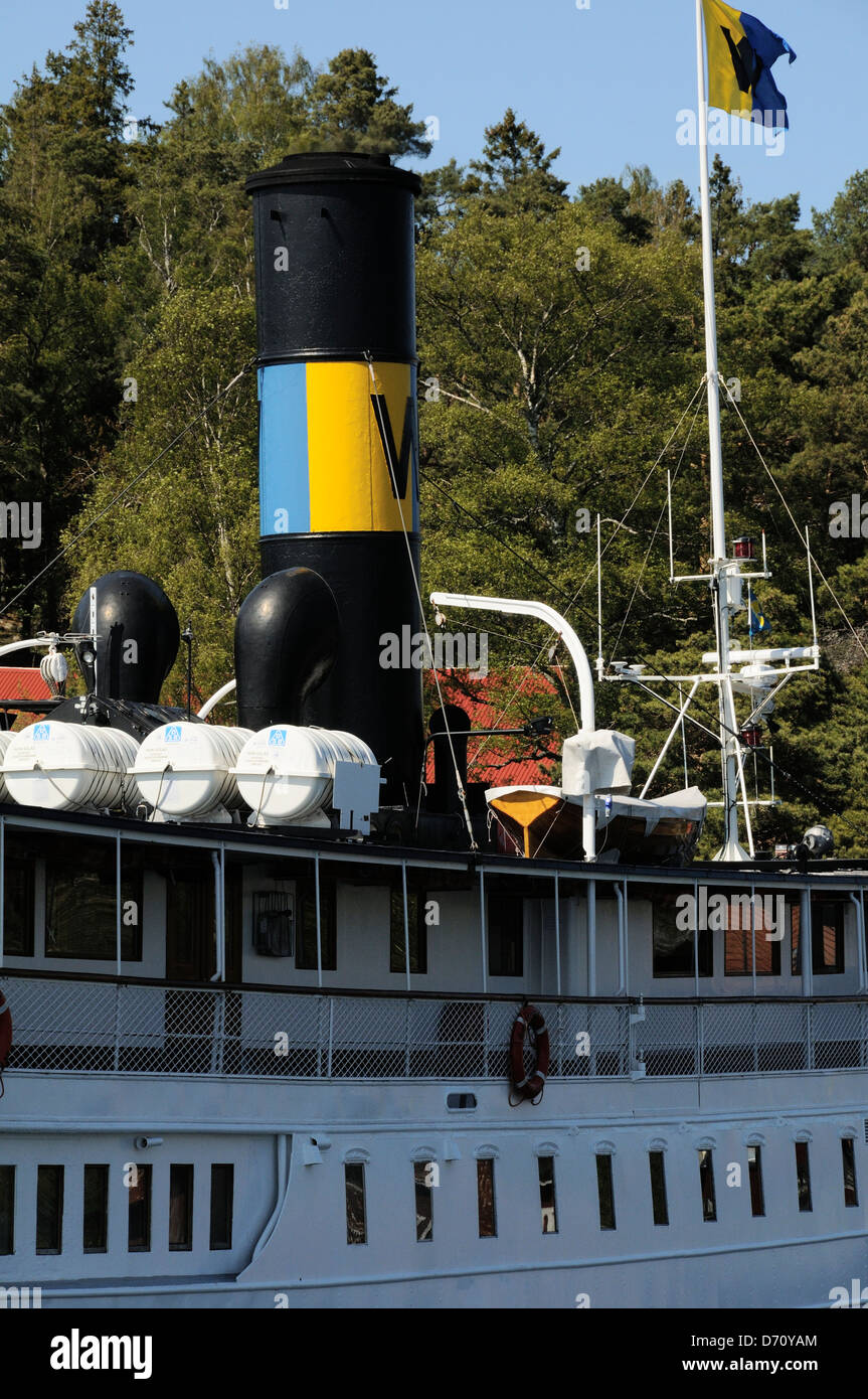 Funnel of steamship hi-res stock photography and images - Alamy