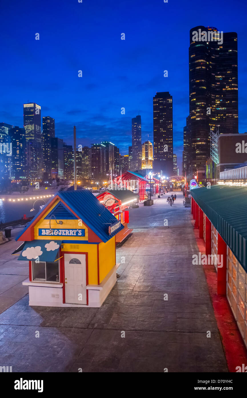 Chicago city navy pier location hi-res stock photography and images - Alamy