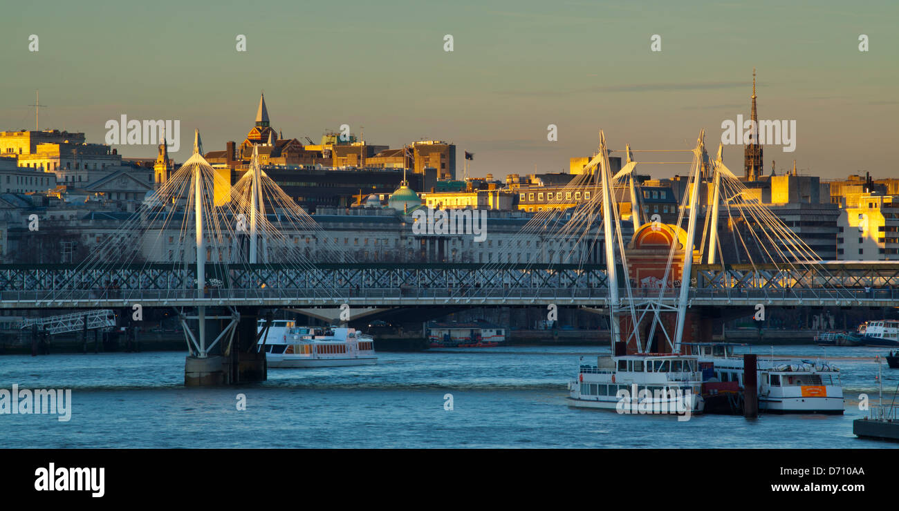 Golden jubille bridge hi-res stock photography and images - Alamy