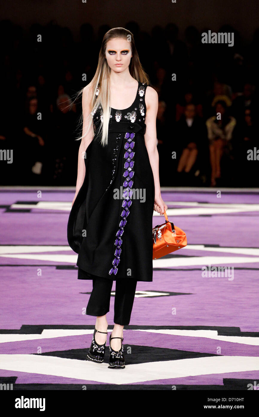Model Milan Fashion Week Autumn/Winter 2012 - Prada - Catwalk Milan ...