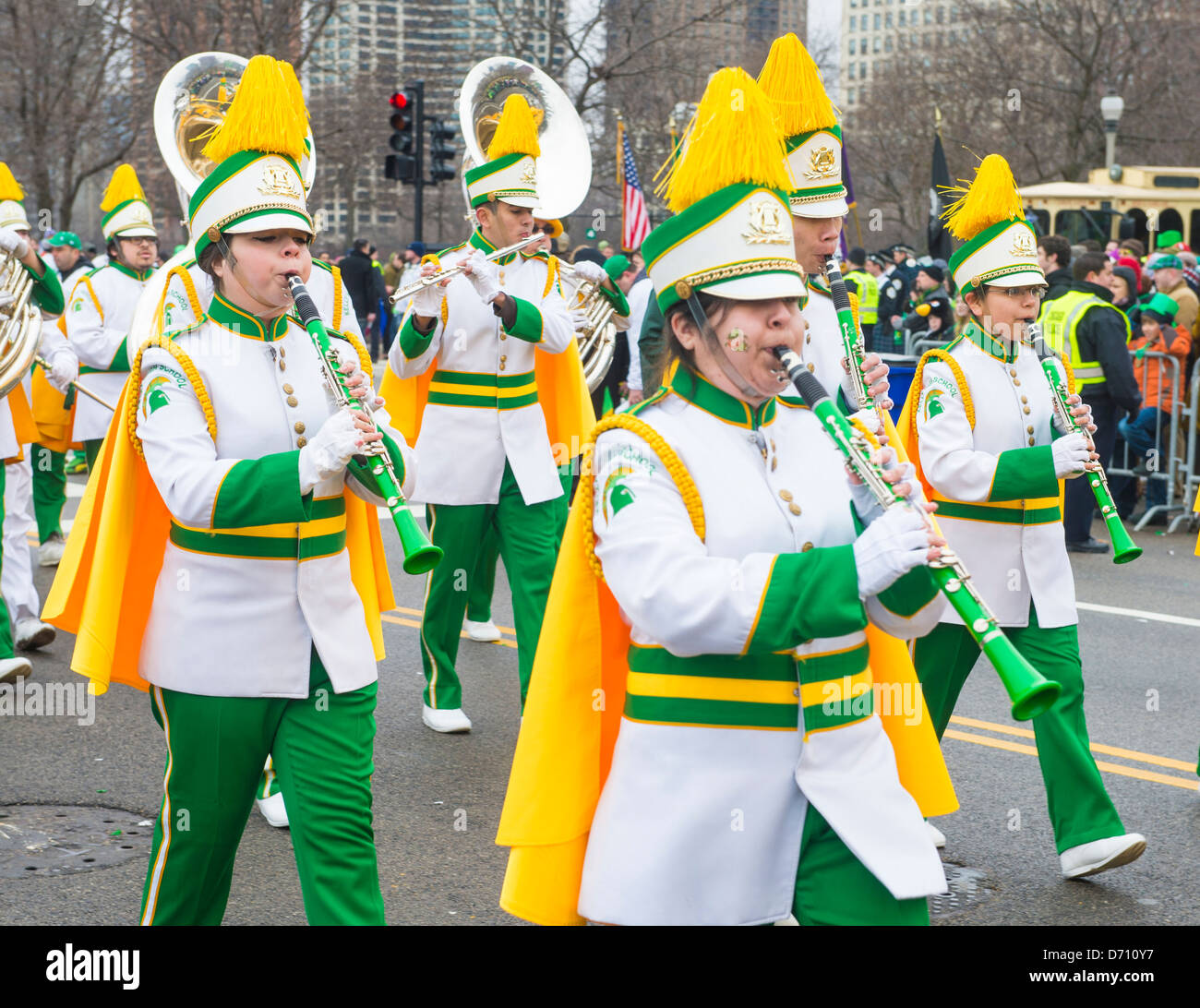 Band marching at the annual Saint Patrick's Day Parade in Chicago Stock ...